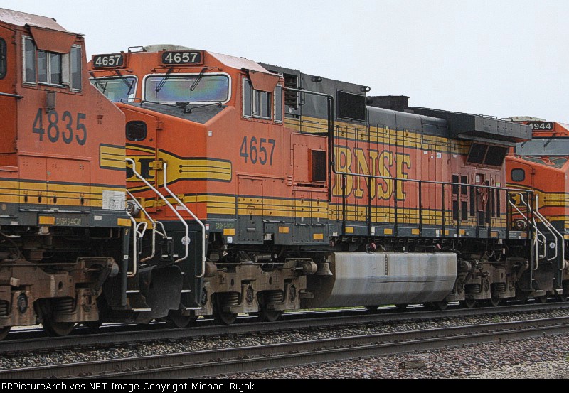 BNSF 4657